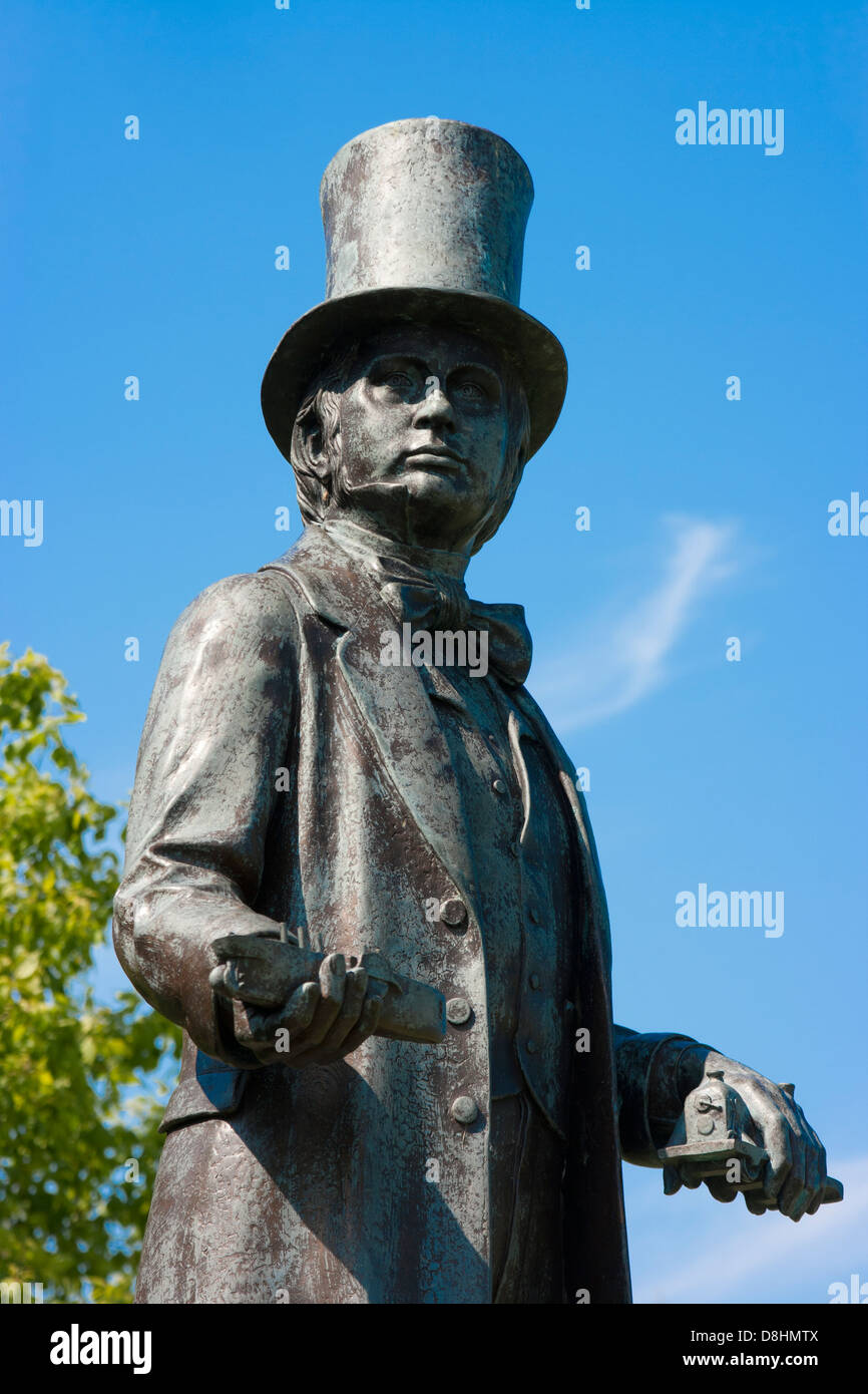 Detail of bronze statue of Isambard Kingdom Brunel at Neyland ...