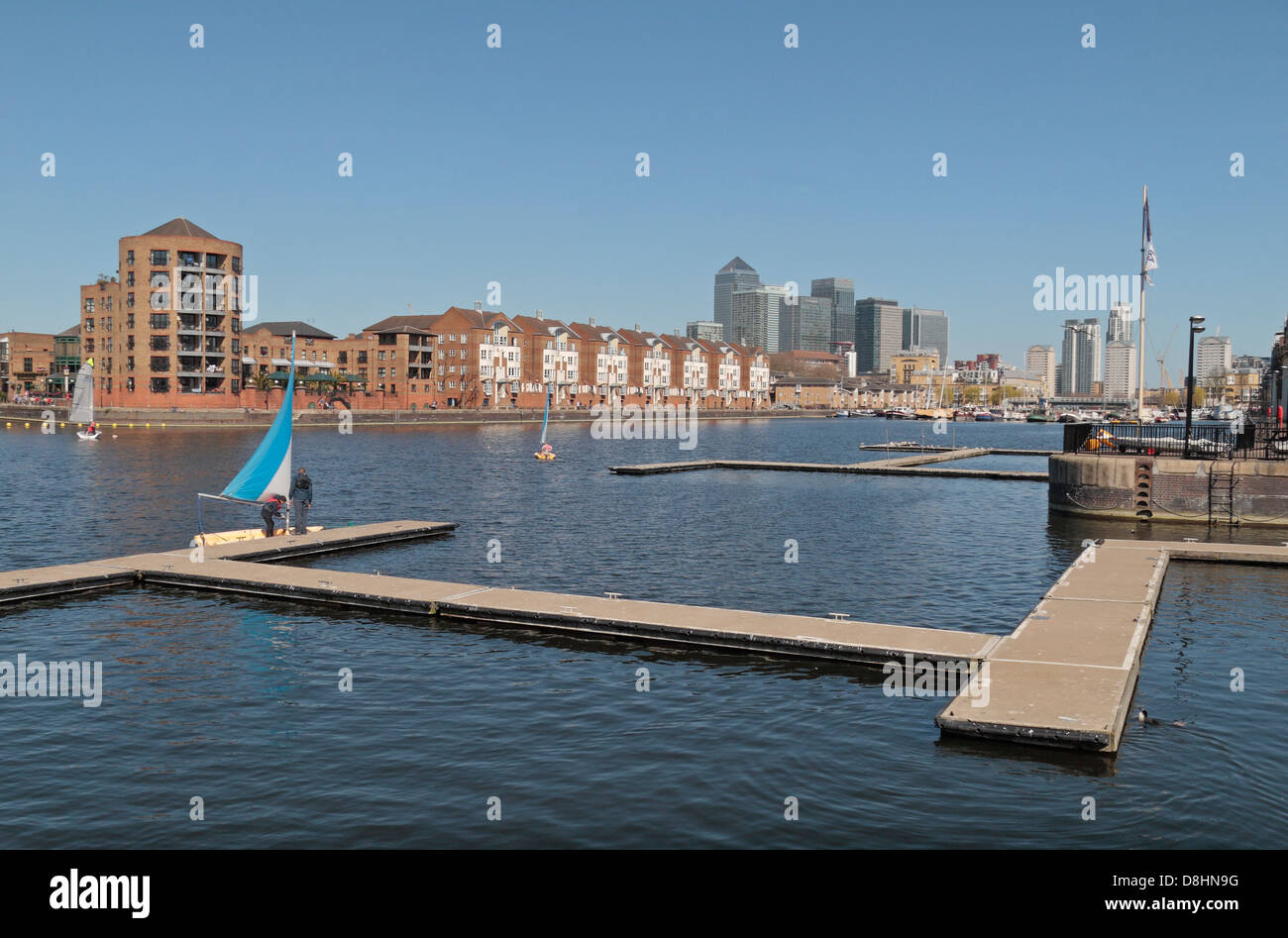 Surrey docks hi-res stock photography and images - Alamy