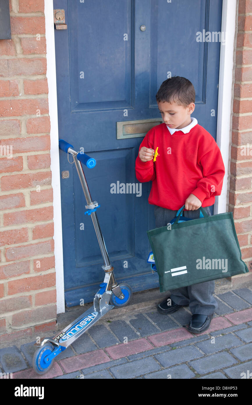 Little boy knocking door hi-res stock photography and images - Alamy
