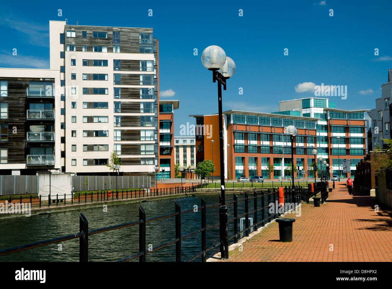Cardiff waterfront hi-res stock photography and images - Alamy