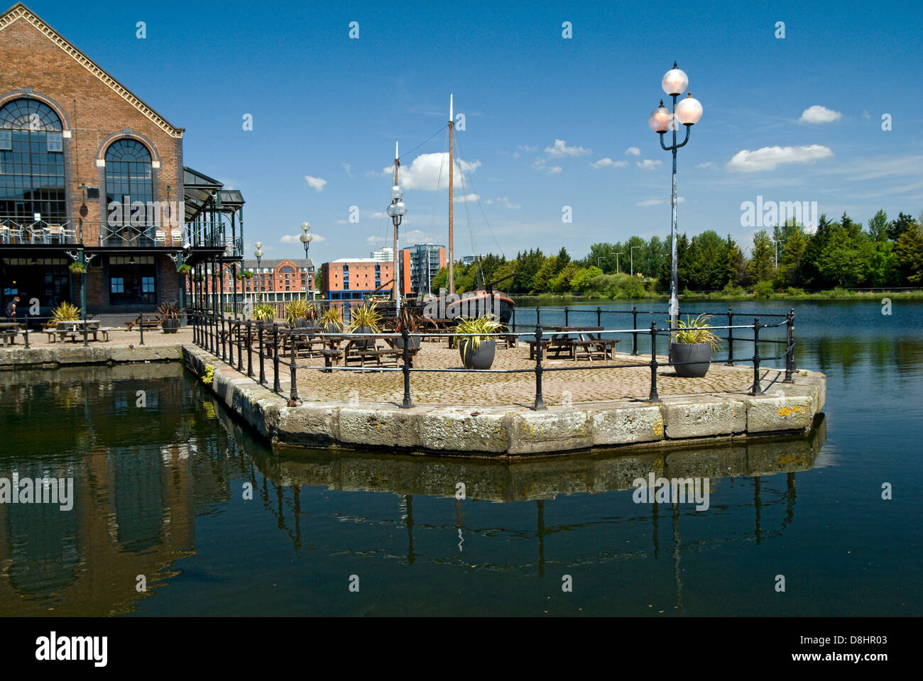 Old pub cardiff hi-res stock photography and images - Alamy