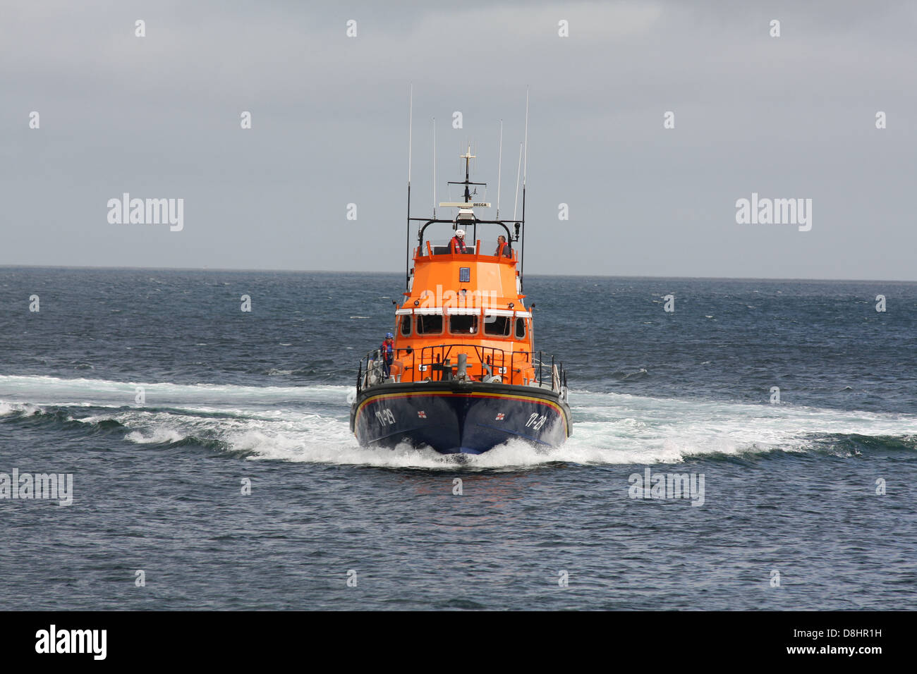 RNLI LIfeboat performs demonstration Stock Photo - Alamy