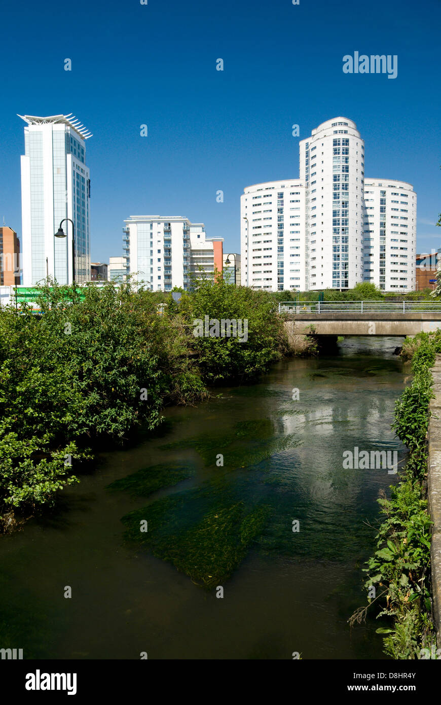 British flats hi rise hi-res stock photography and images - Alamy