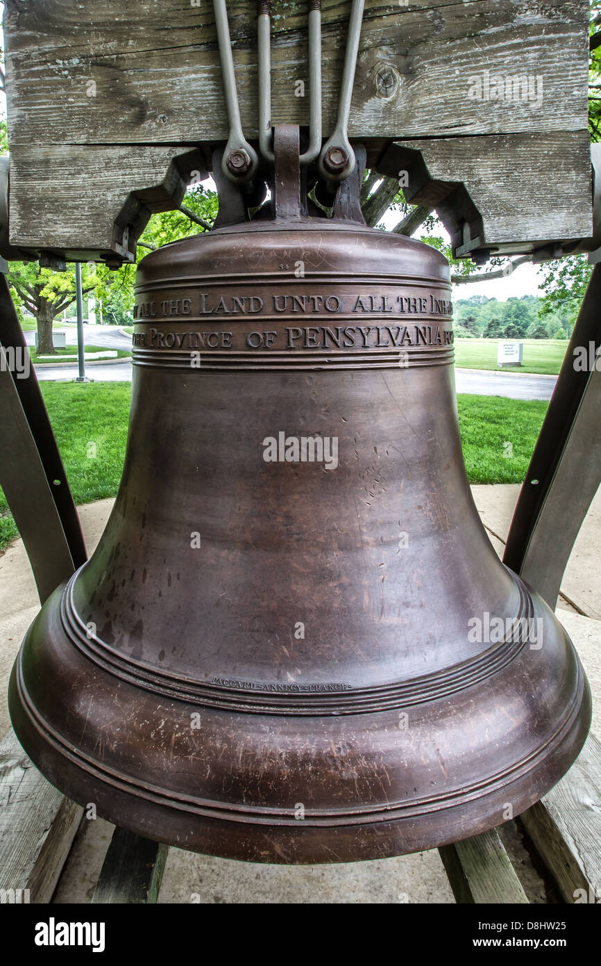 Replica of the liberty bell hi-res stock photography and images - Alamy