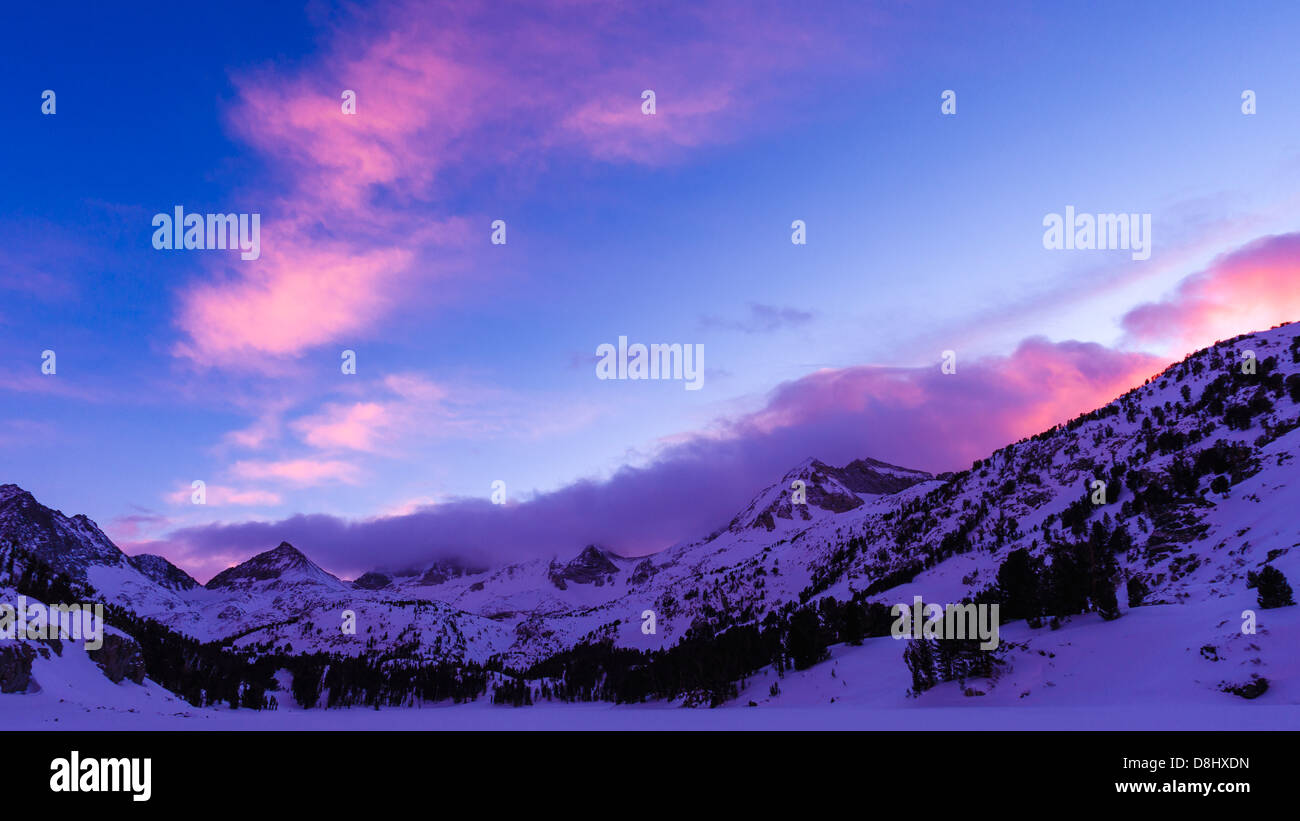 Sunset over the Sierra crest in winter, John Muir Wilderness, Sierra ...