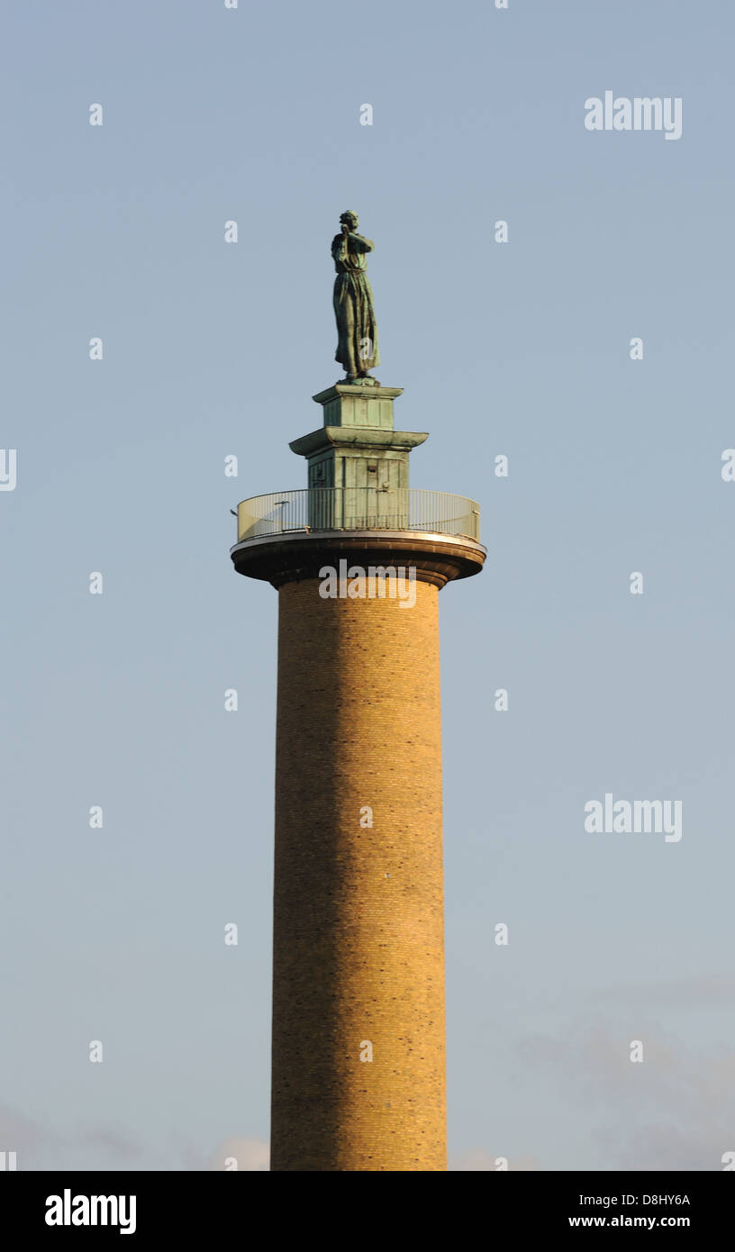 Mariners monument hi-res stock photography and images - Alamy
