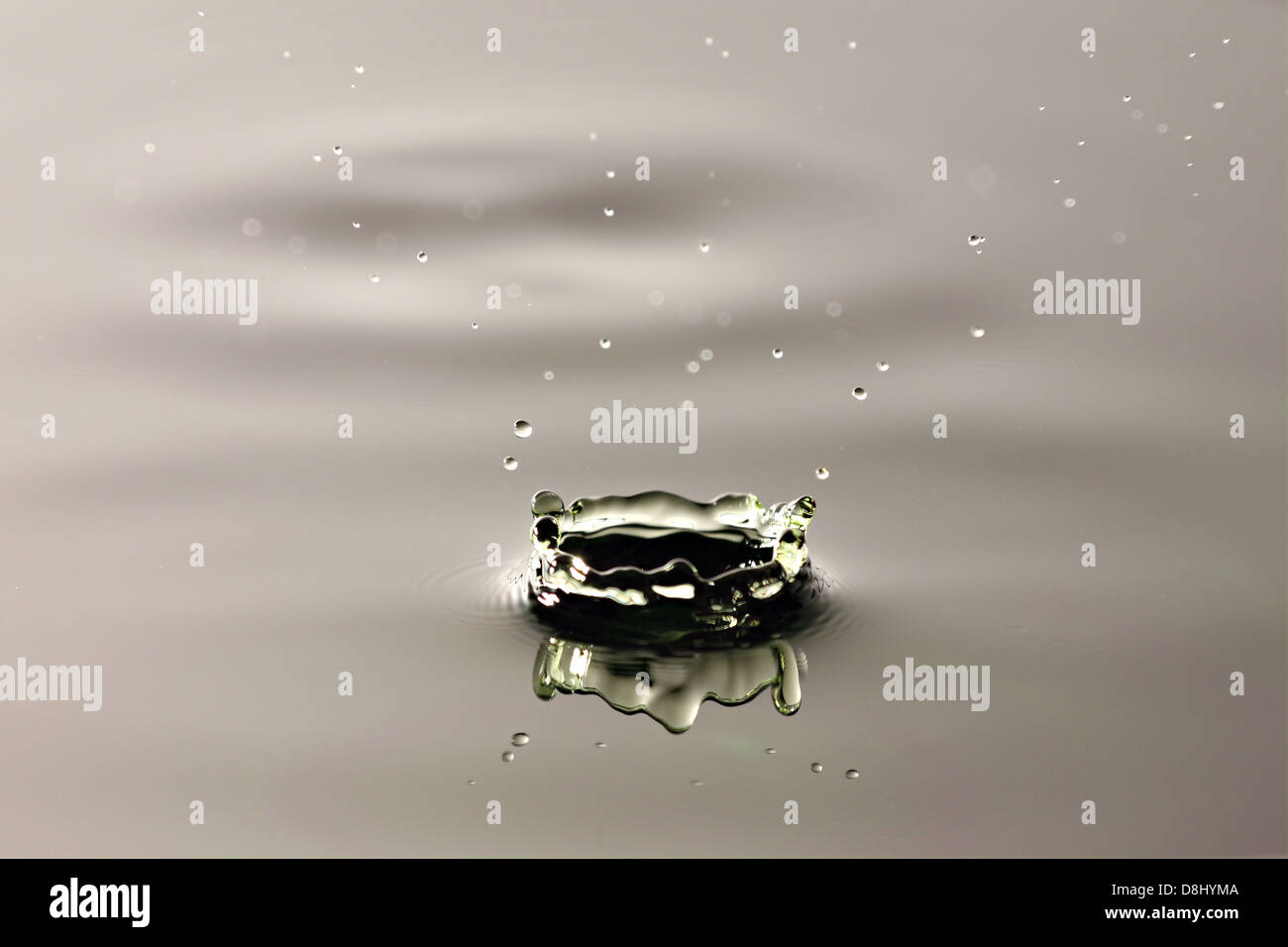 The Water drops is a crown shape.It a beautiful Stock Photo - Alamy