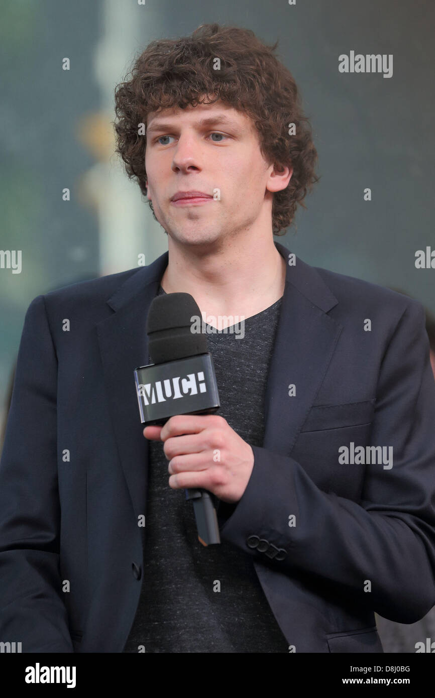 Jesse eisenberg now you see it hi-res stock photography and images - Alamy