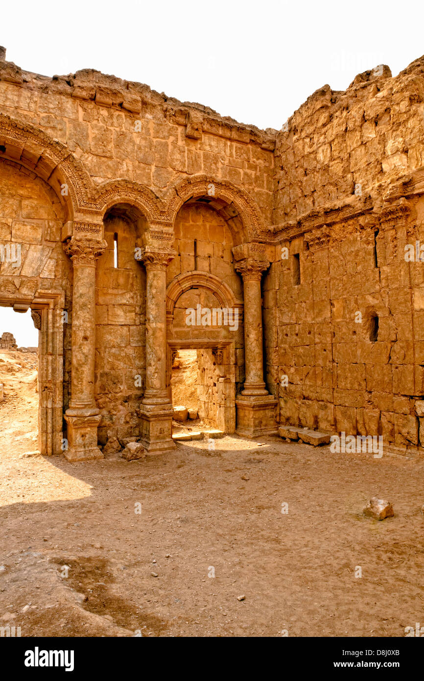 Old roman ruins from Diocletian period, Rasafa Syria Stock Photo - Alamy