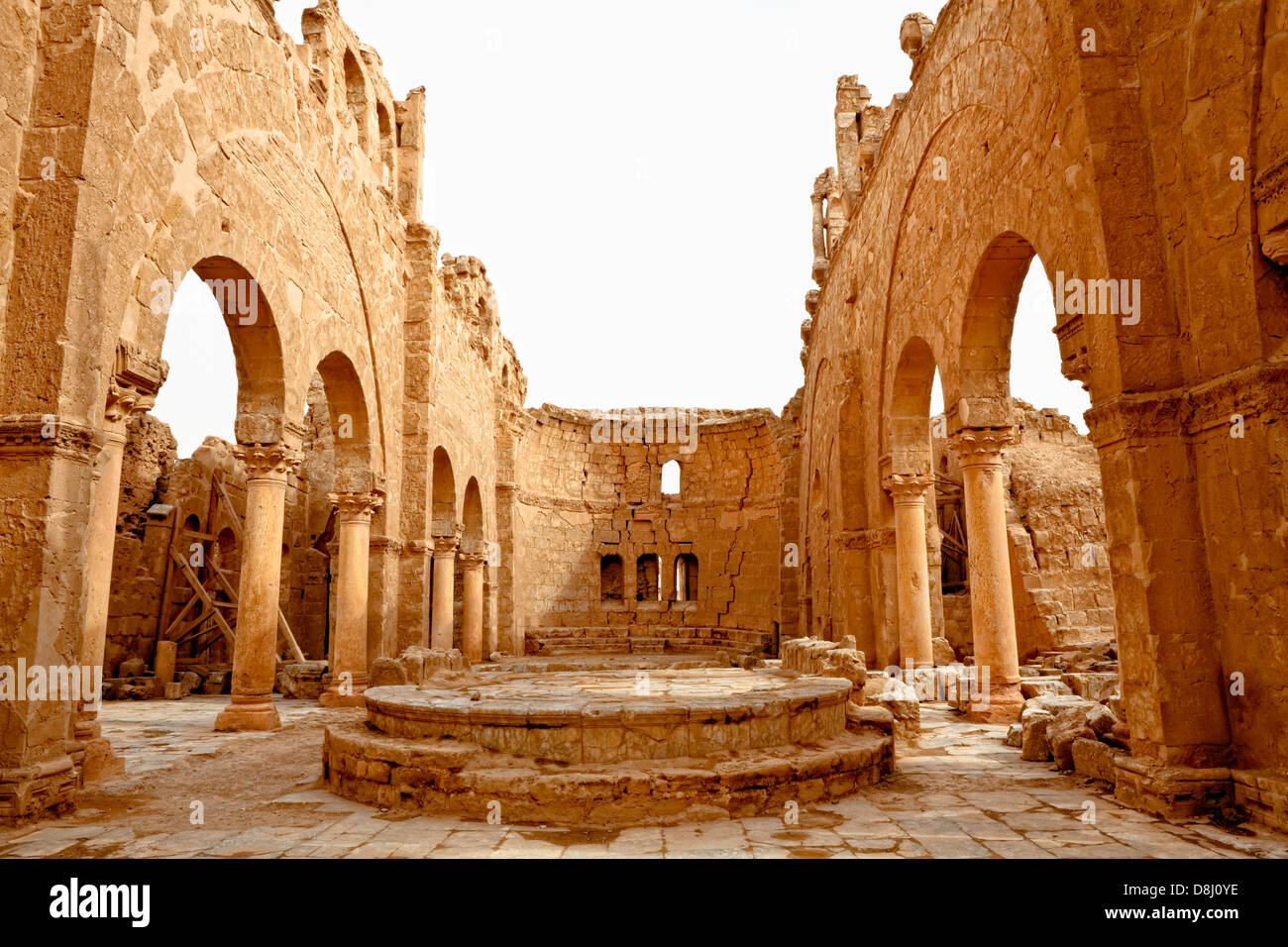Old roman ruins from Diocletian period, Rasafa Syria Stock Photo - Alamy