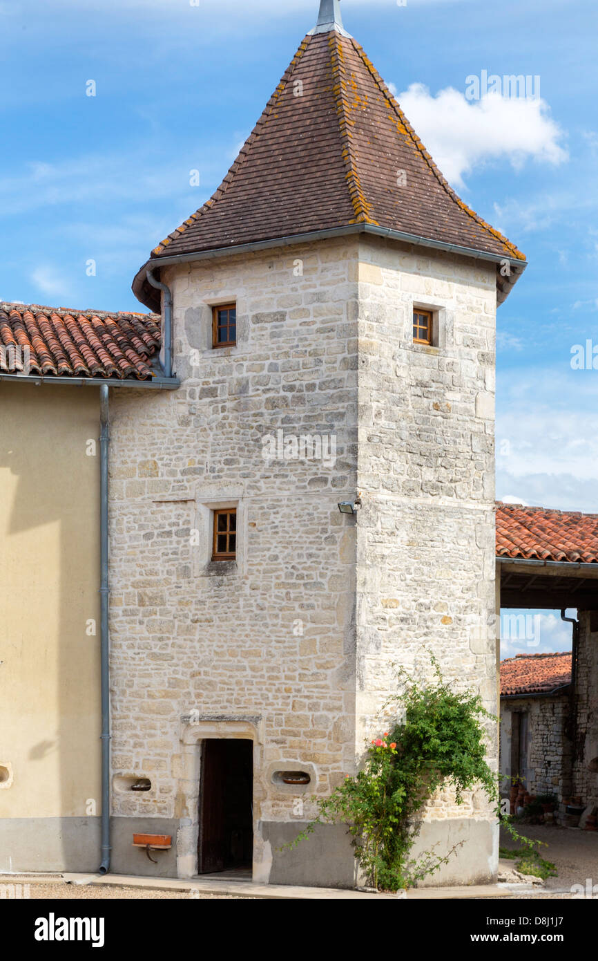 French countryside house hi-res stock photography and images - Alamy