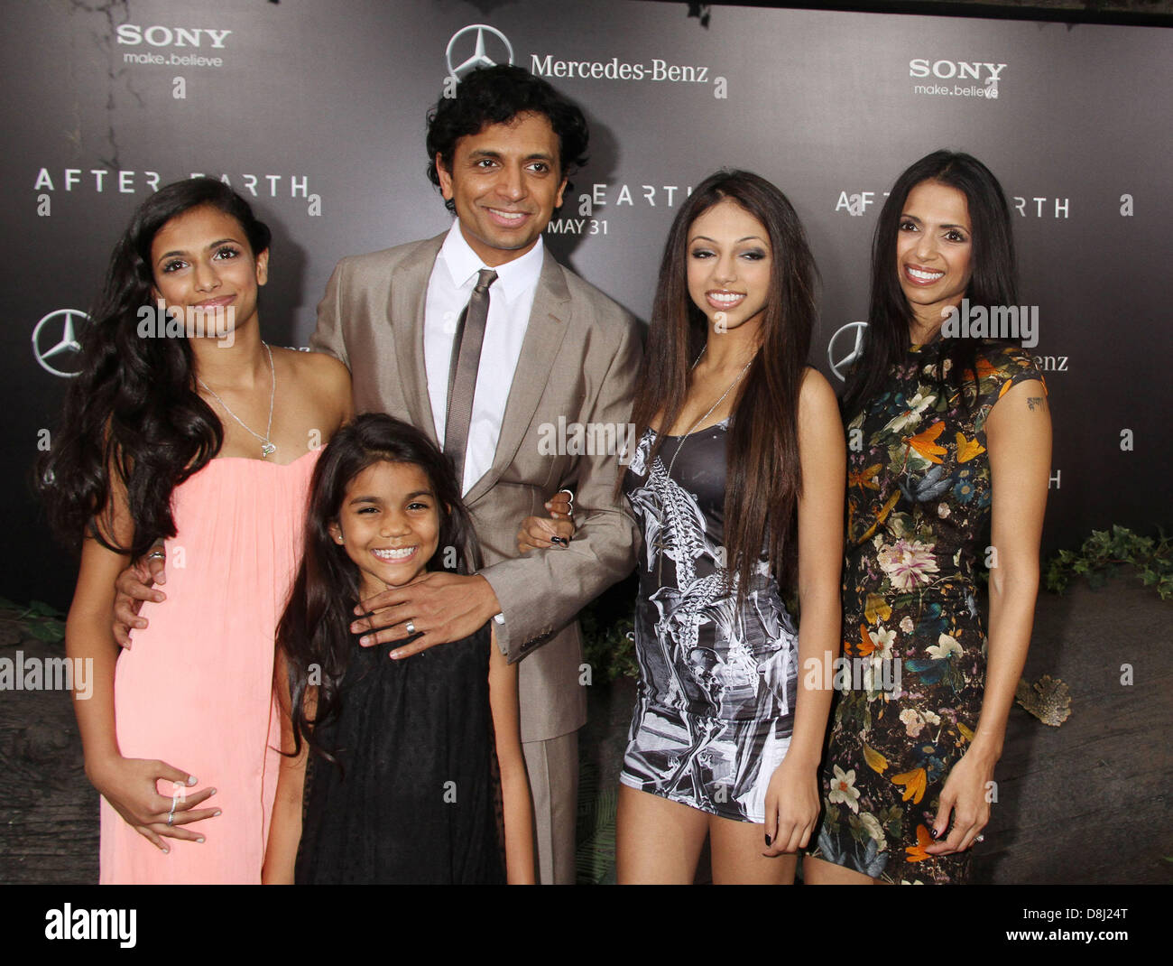 M night shyamalan and family hi-res stock photography and images - Alamy