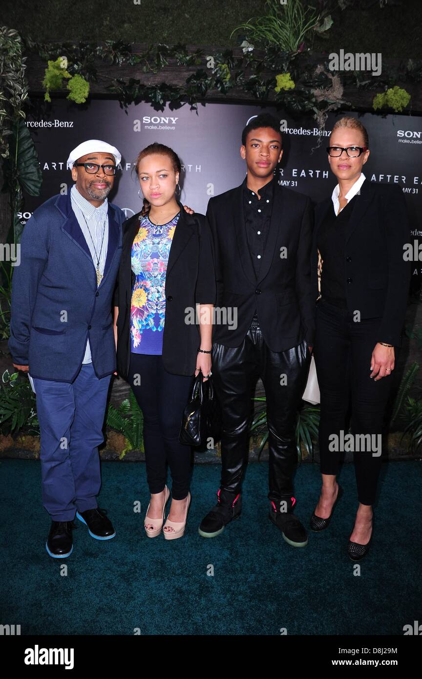 Satchel lee and tonya lewis lee hi-res stock photography and images - Alamy