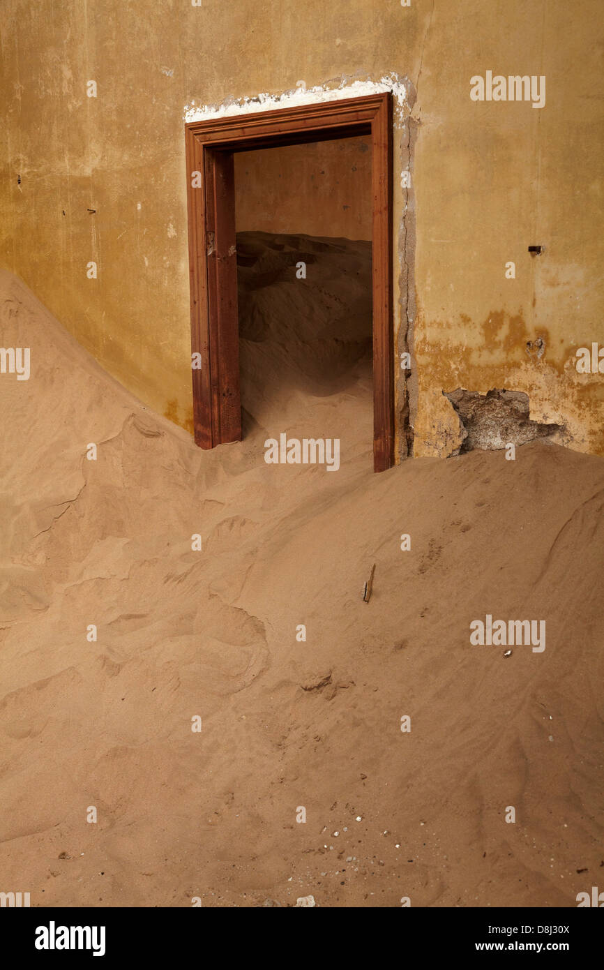 Sand and doorway inside abandoned house hi-res stock photography and ...