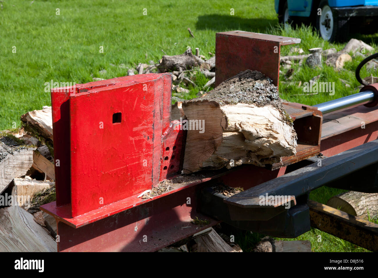 Split firewood hi-res stock photography and images - Alamy