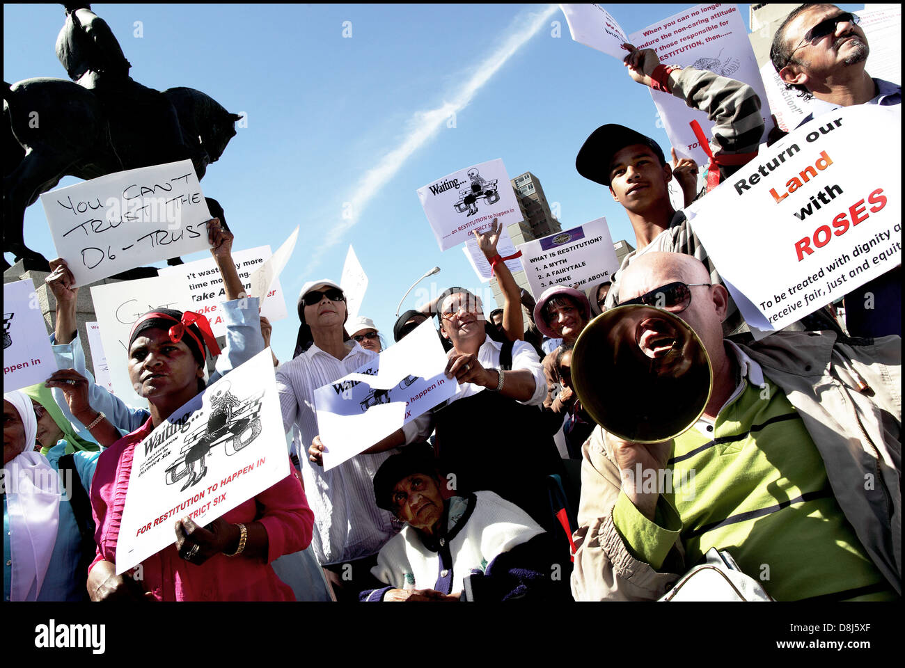 Claimant hi-res stock photography and images - Alamy