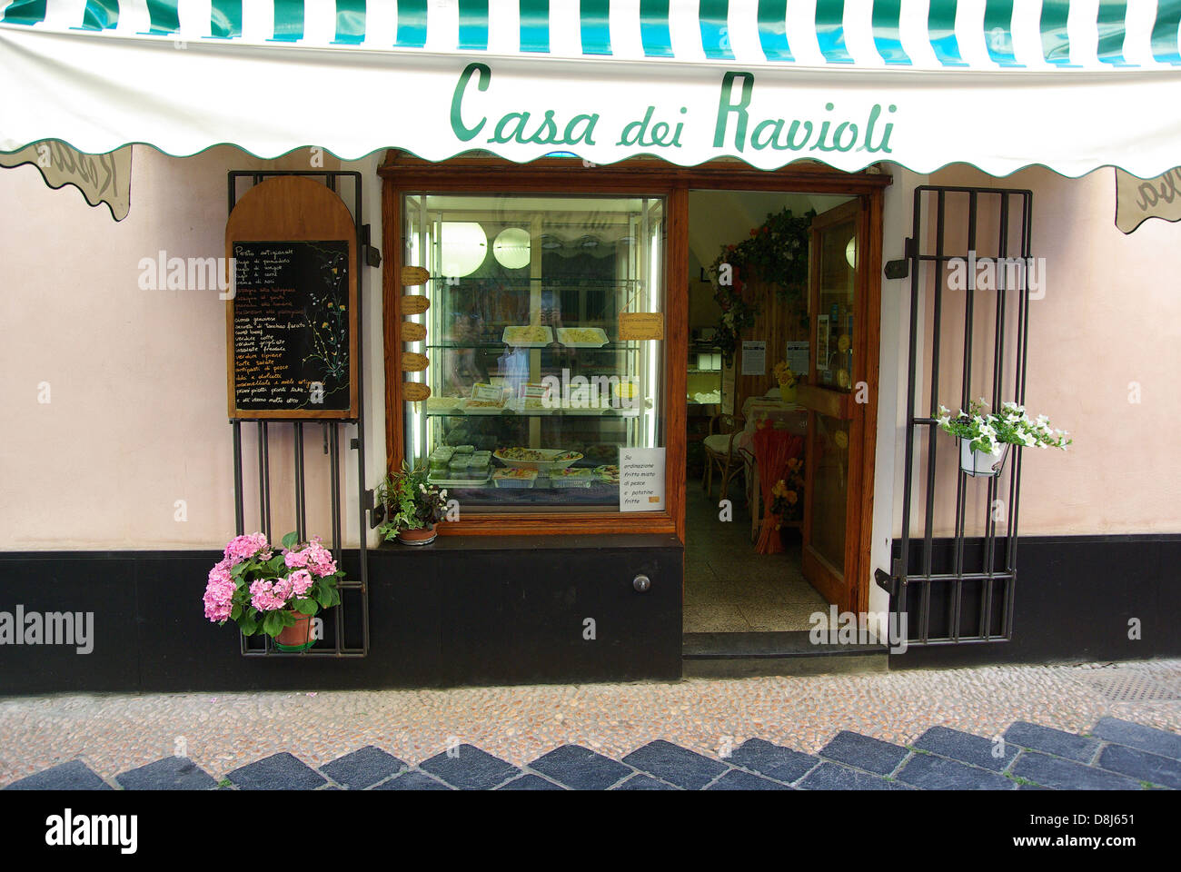 Pasta shop italy hi-res stock photography and images - Alamy
