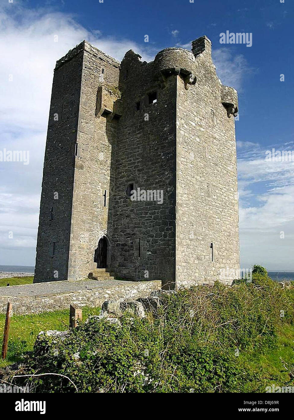 Gleninagh castle hi-res stock photography and images - Alamy