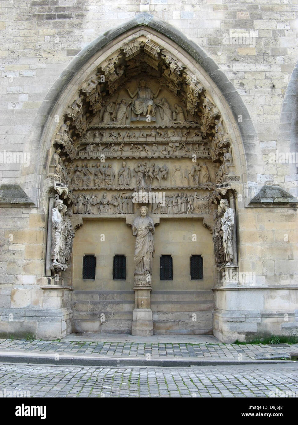 Church medieval arches hi-res stock photography and images - Alamy