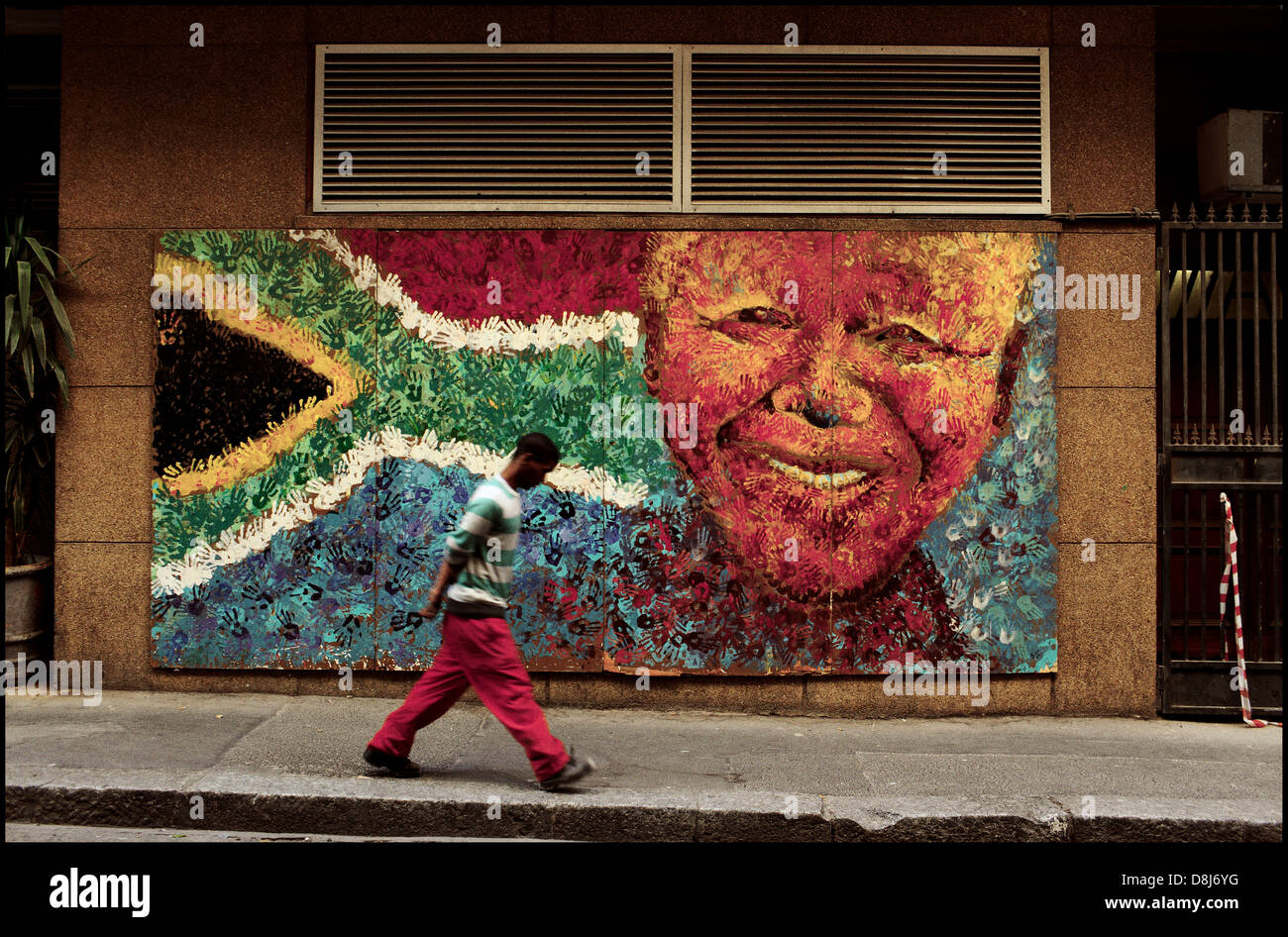 Cape town mandela mural hi-res stock photography and images - Alamy
