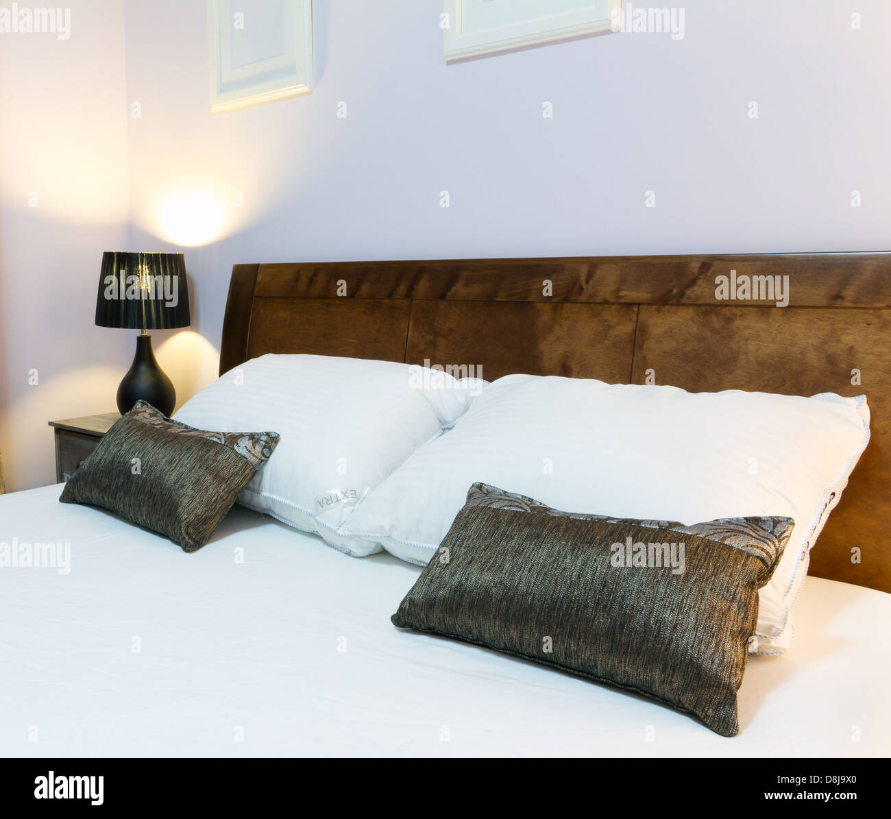 Soft double bed closet hi-res stock photography and images - Alamy