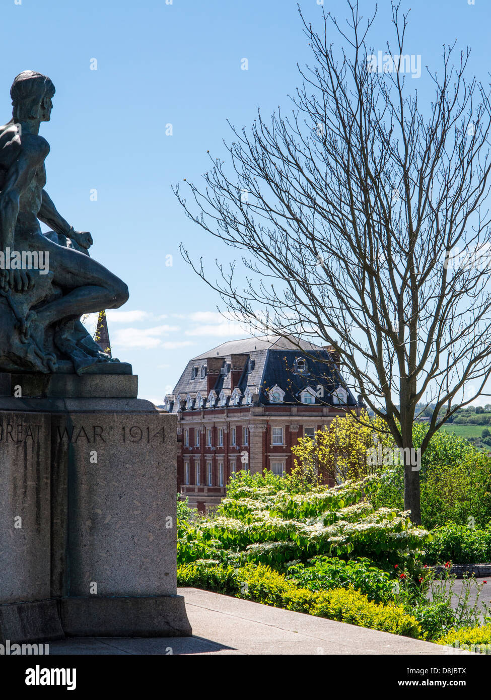 Great War statue and Rougemont Hotel from Northernhay Gardens, Exeter ...
