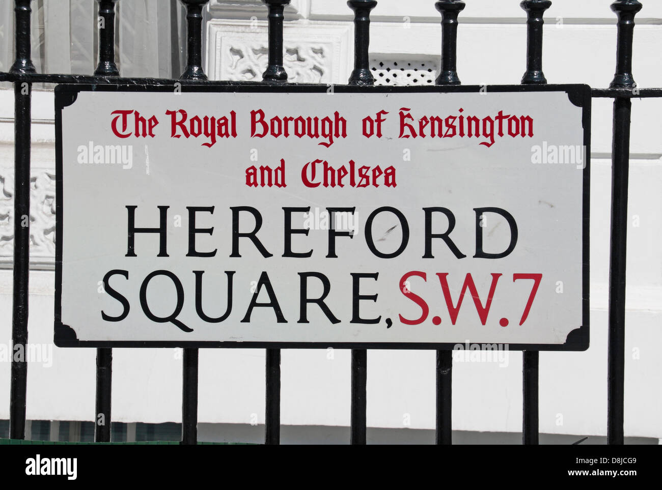 Kensington street sign hi-res stock photography and images - Alamy