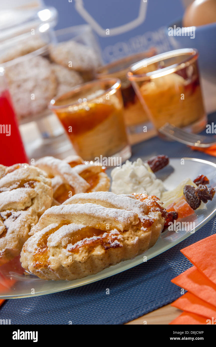 Italian breakfast bar hi-res stock photography and images - Alamy