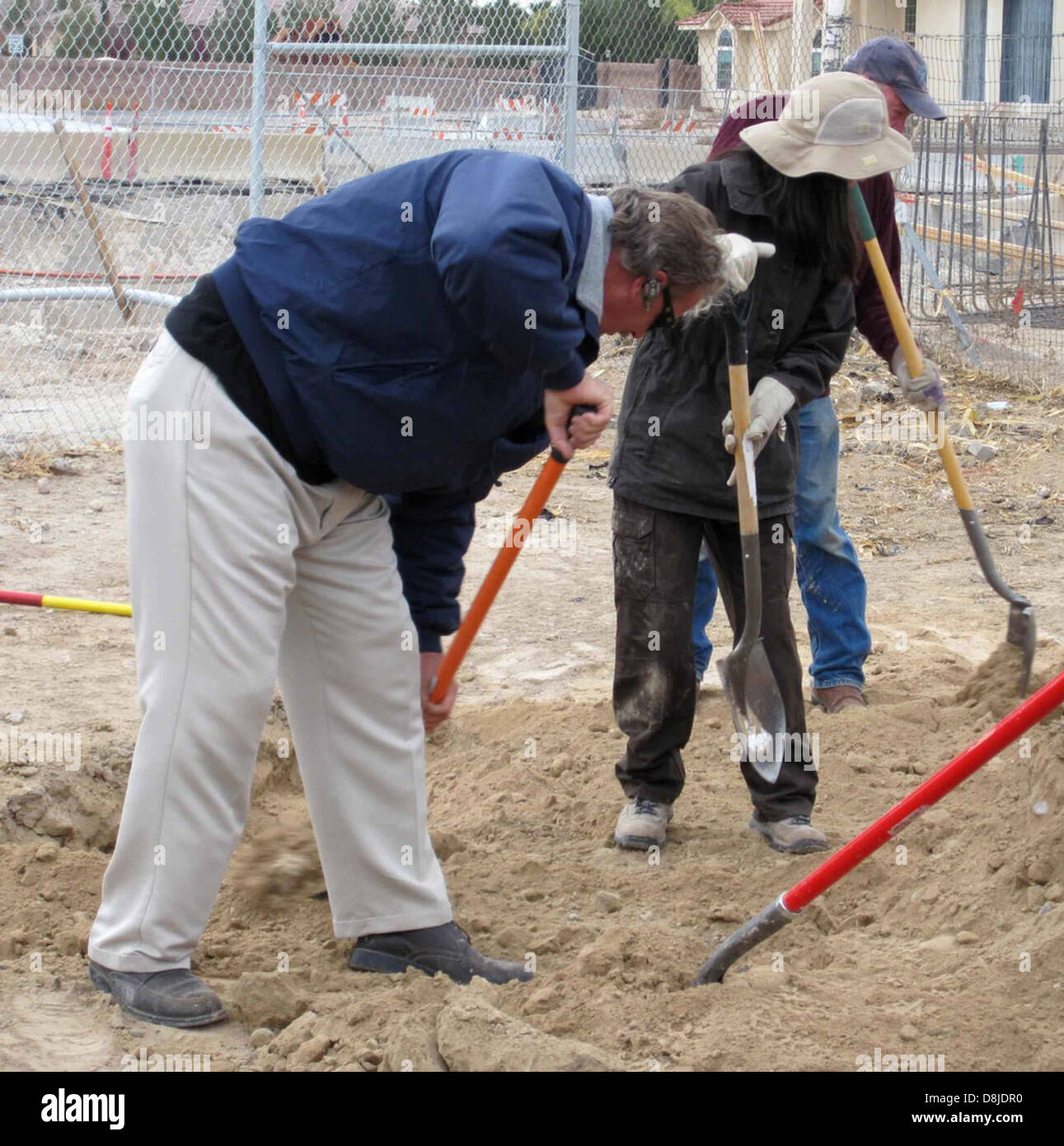 Group construction workers engaged hi-res stock photography and images ...