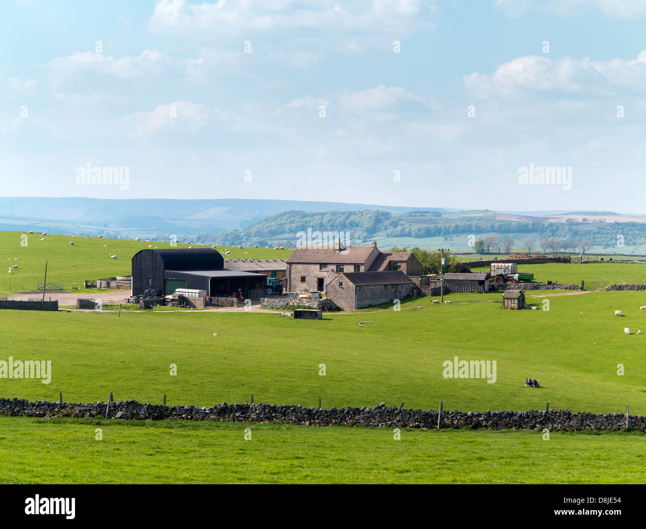 Agricultural buildings england hi-res stock photography and images - Alamy