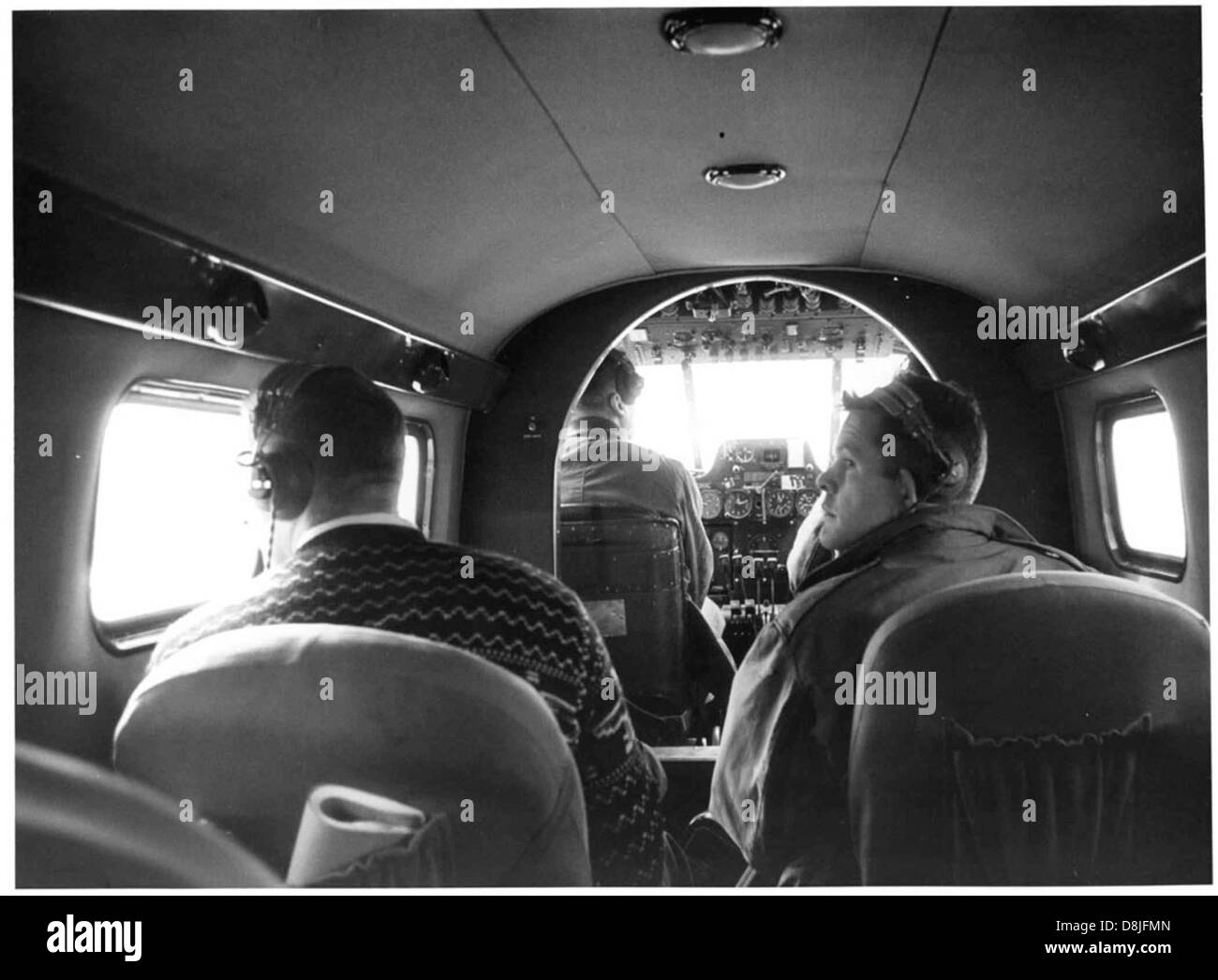 Aircraft cockpit Black and White Stock Photos & Images - Alamy