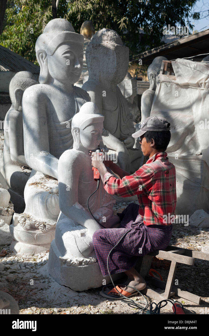 Statue of working man hi-res stock photography and images - Alamy