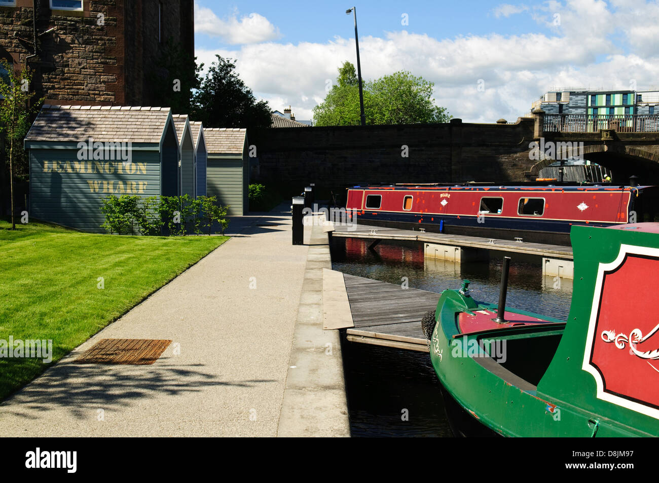 Union canal edinburgh narrow hi-res stock photography and images - Alamy