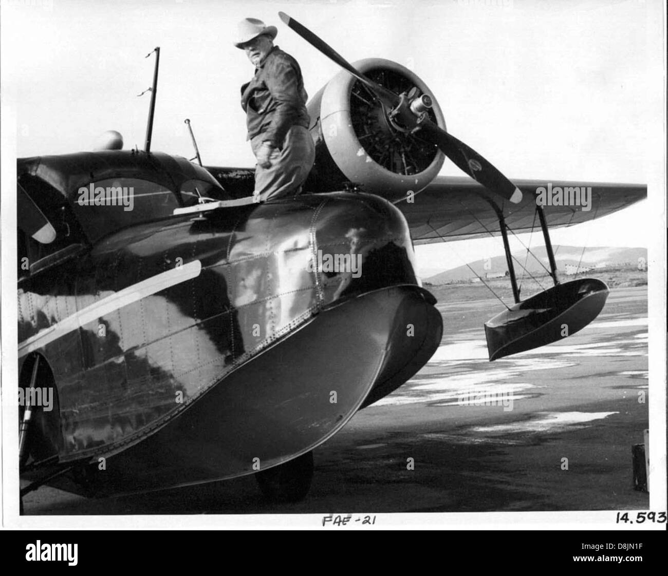 Aerial plane view Black and White Stock Photos & Images - Alamy