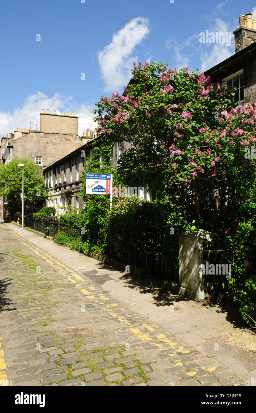 Edinburgh stockbridge raeburn hi-res stock photography and images - Alamy