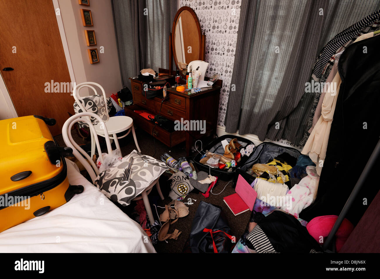 Messy room hi-res stock photography and images - Alamy