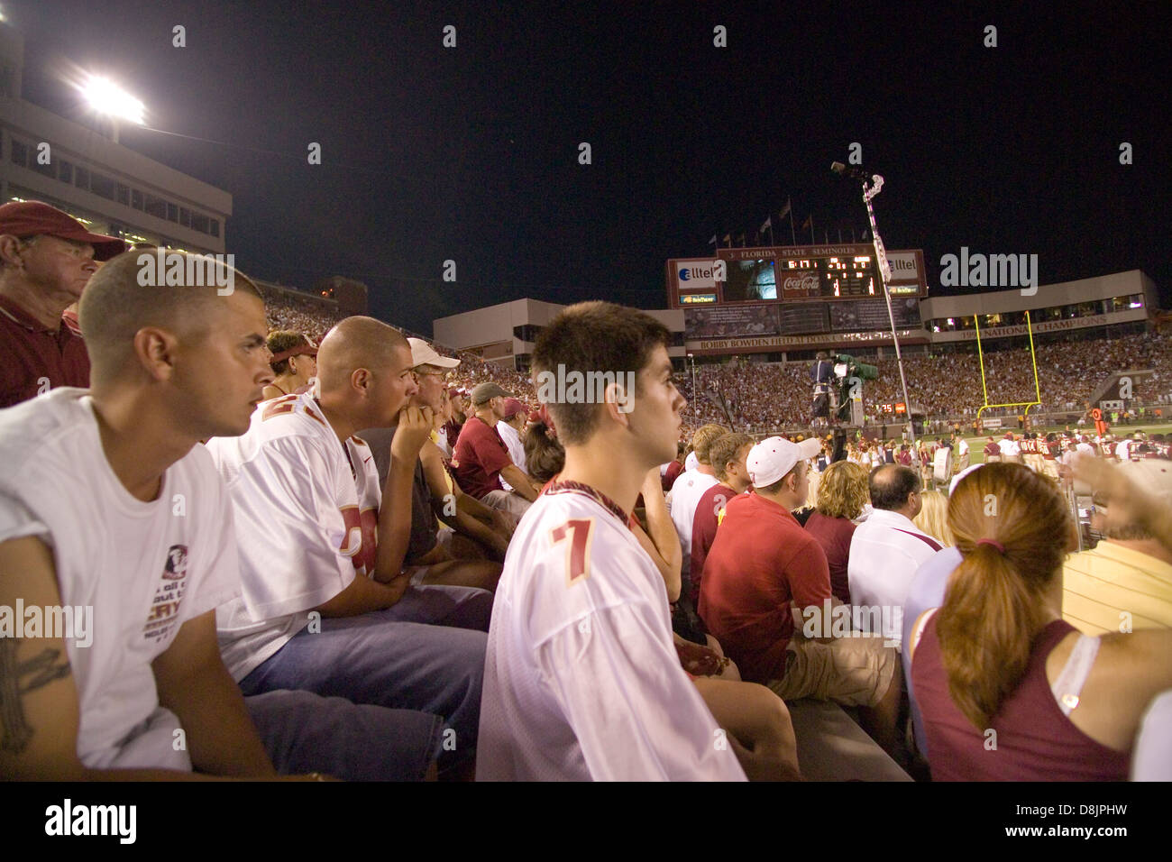 Football spectators hi-res stock photography and images - Alamy