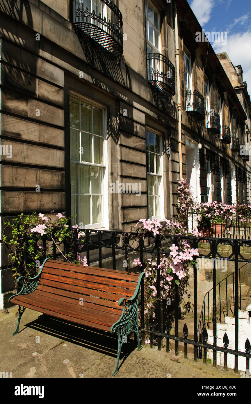 Scottish terrace houses hi-res stock photography and images - Alamy