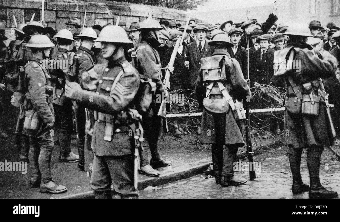 1916 Easter Rising 2 in 1 Reversible Snug Hoodie