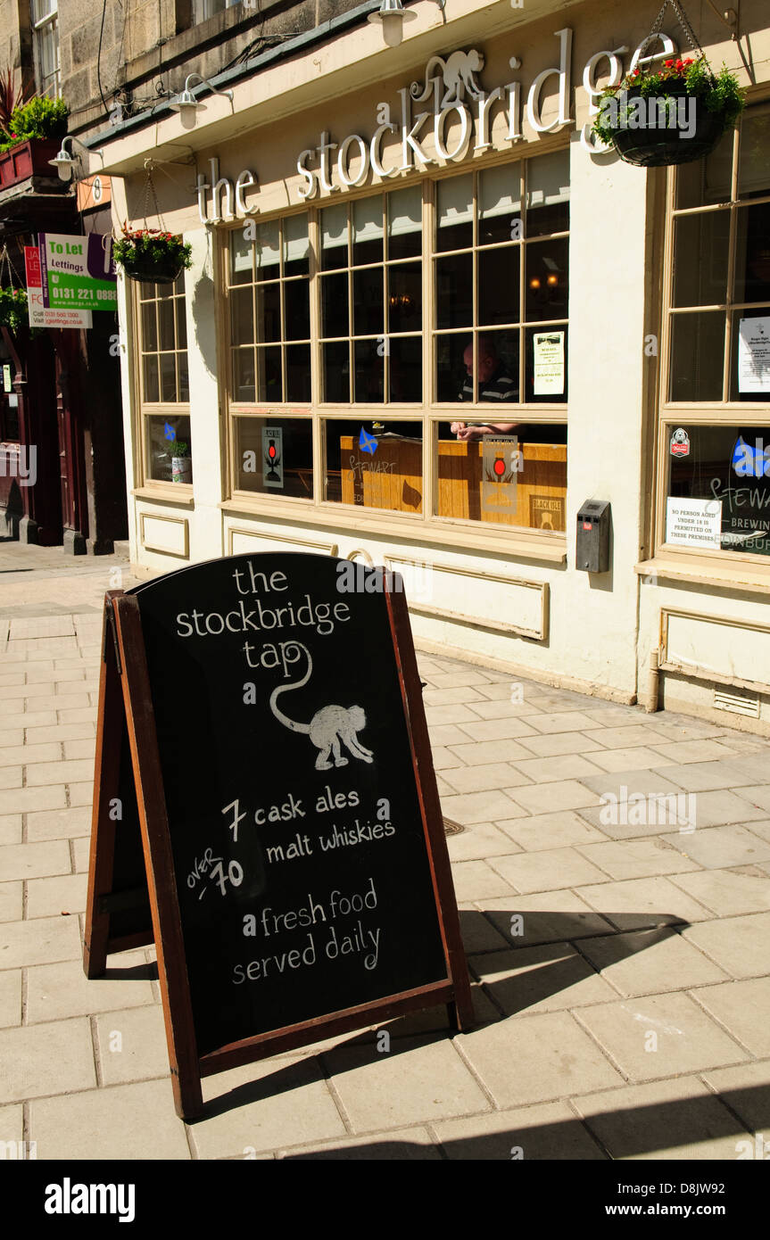 Pavement bar sign hi-res stock photography and images - Alamy