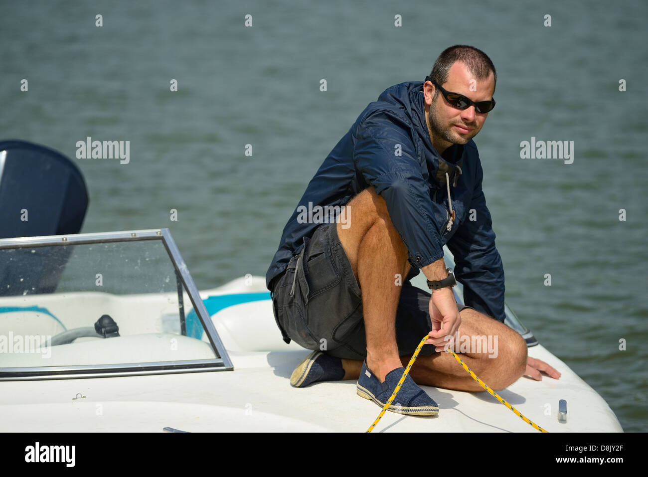 Mooring man hi-res stock photography and images - Alamy