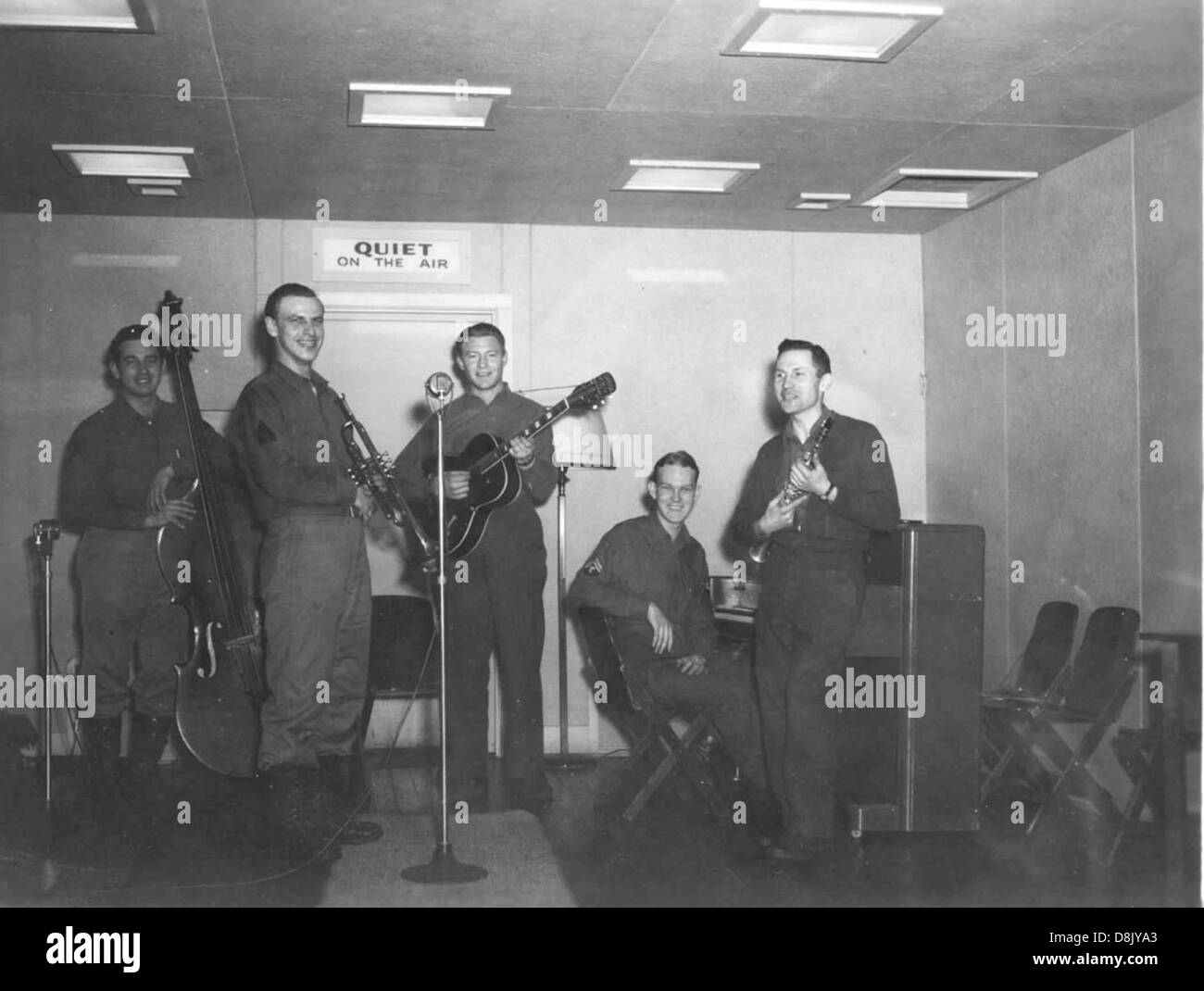 Singing group audience Black and White Stock Photos & Images - Alamy