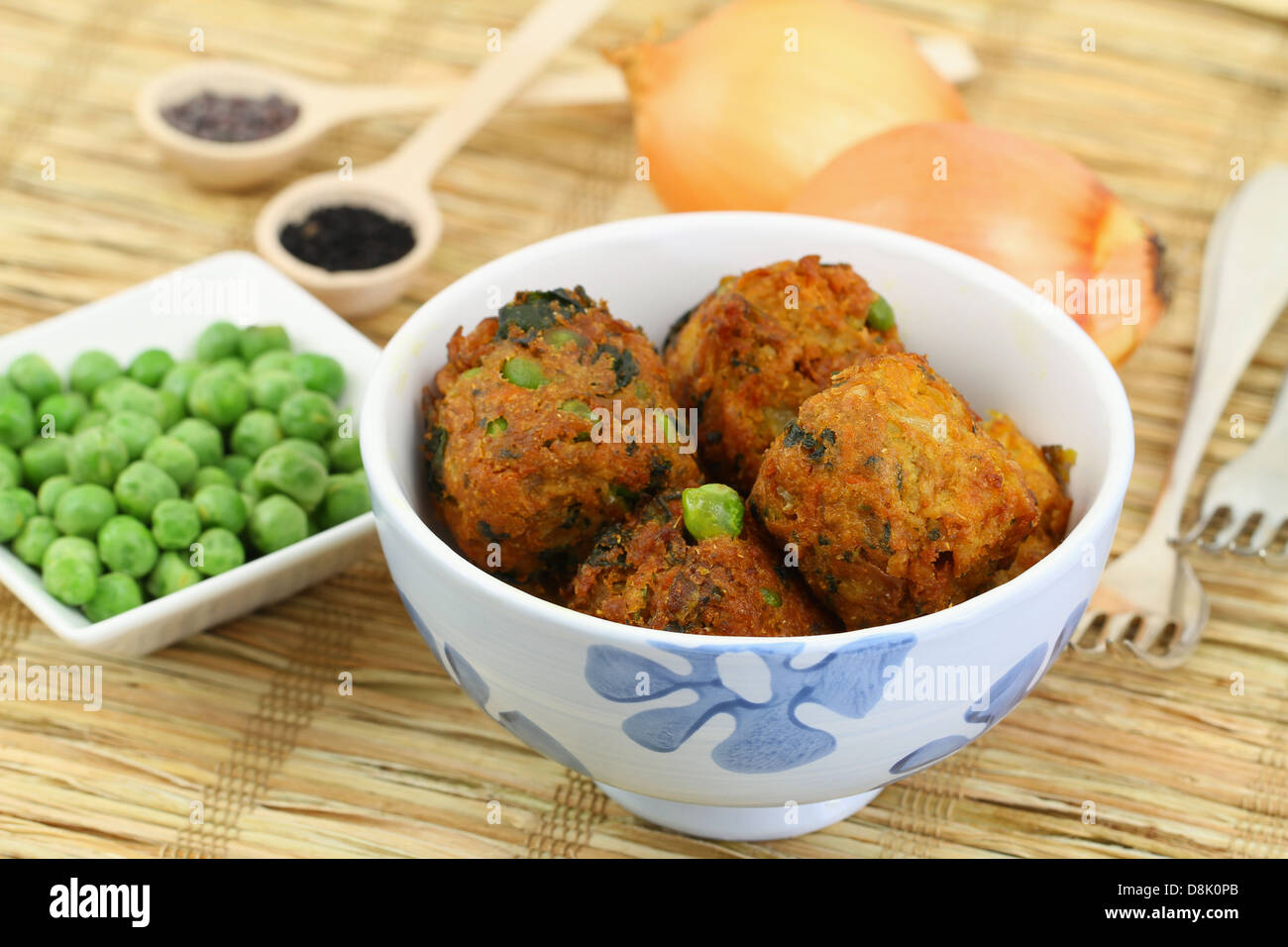 Indian pakoras hi-res stock photography and images - Alamy