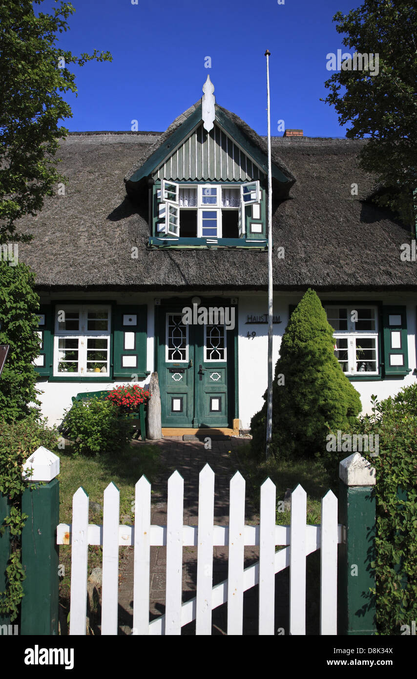 Thatched old house in Graal-Mueritz, Fischland, Baltic Sea, Mecklenburg ...