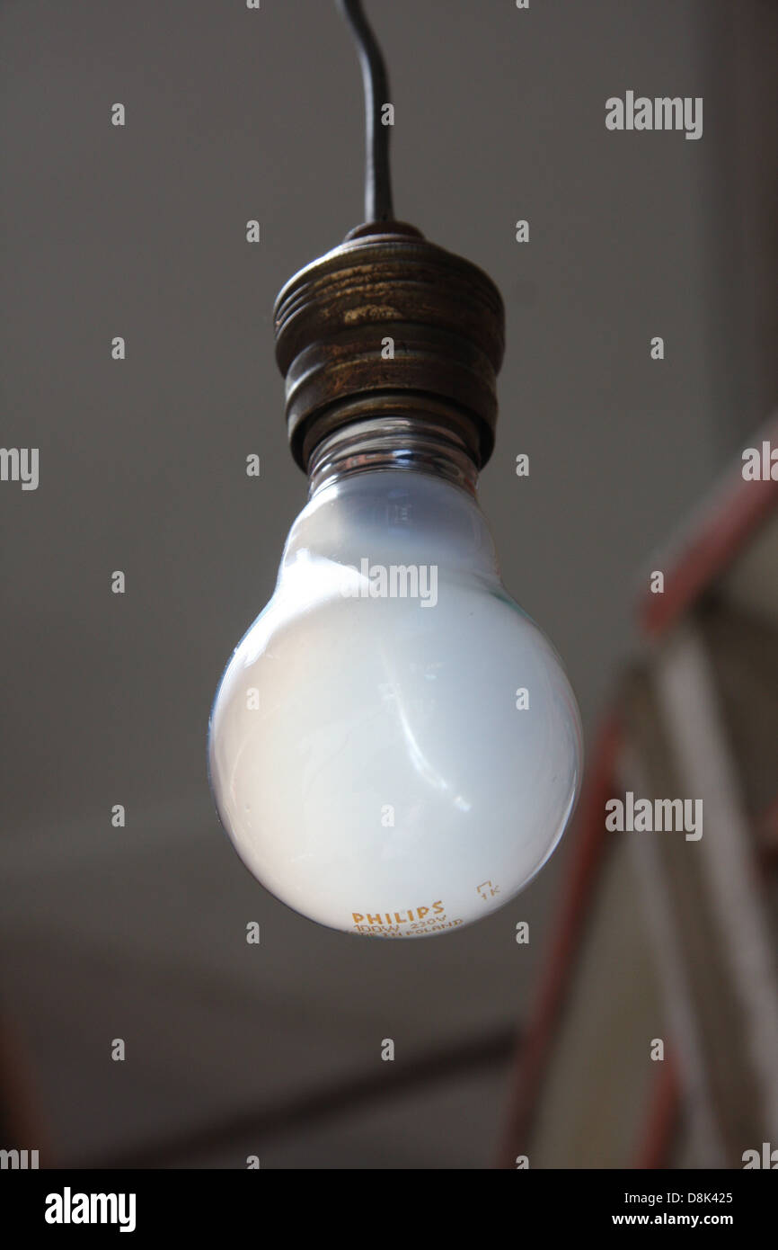 Classic light bulb shining bright hi-res stock photography and images ...