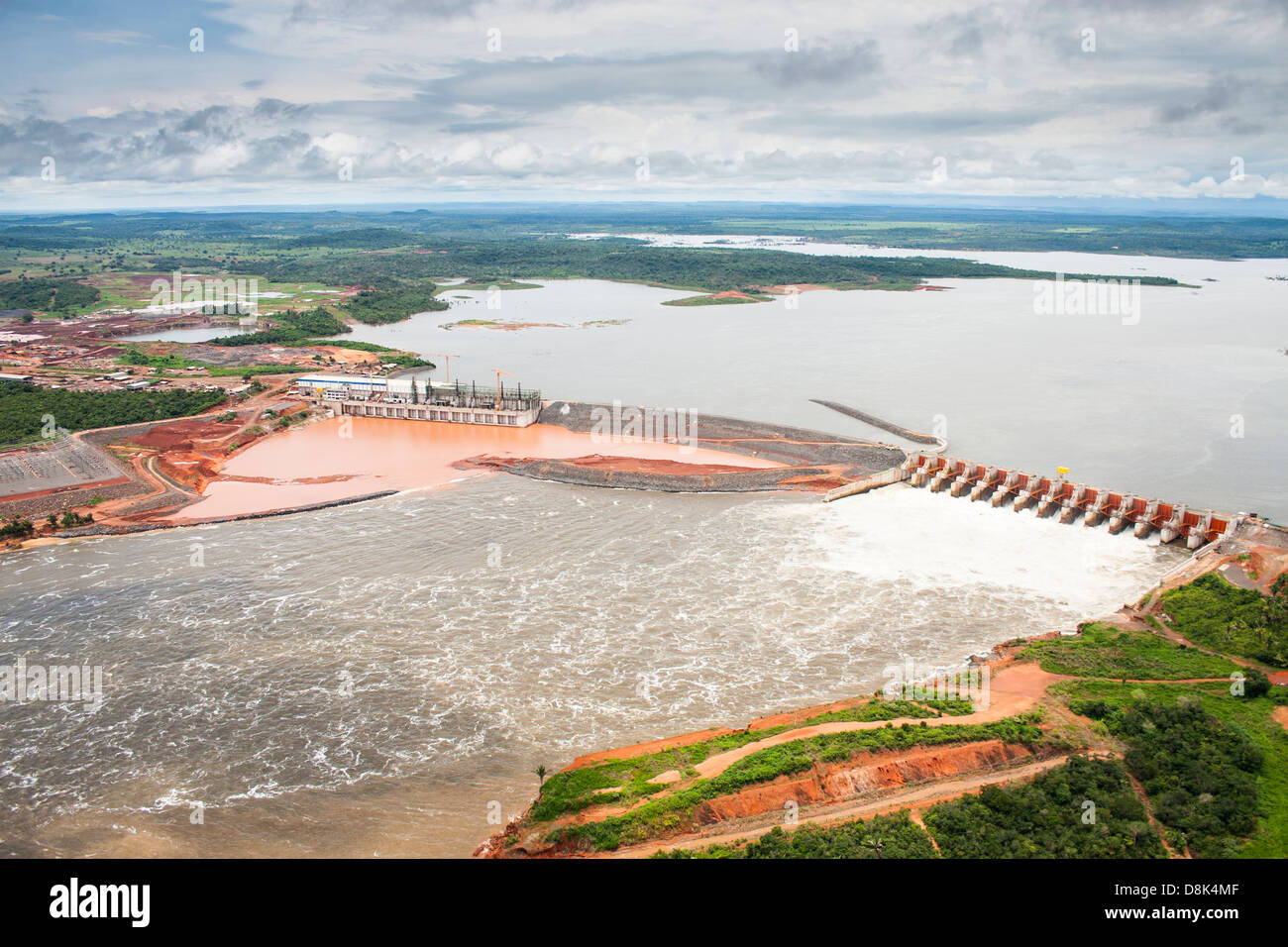Hydroelectric plant latin america hi-res stock photography and images ...