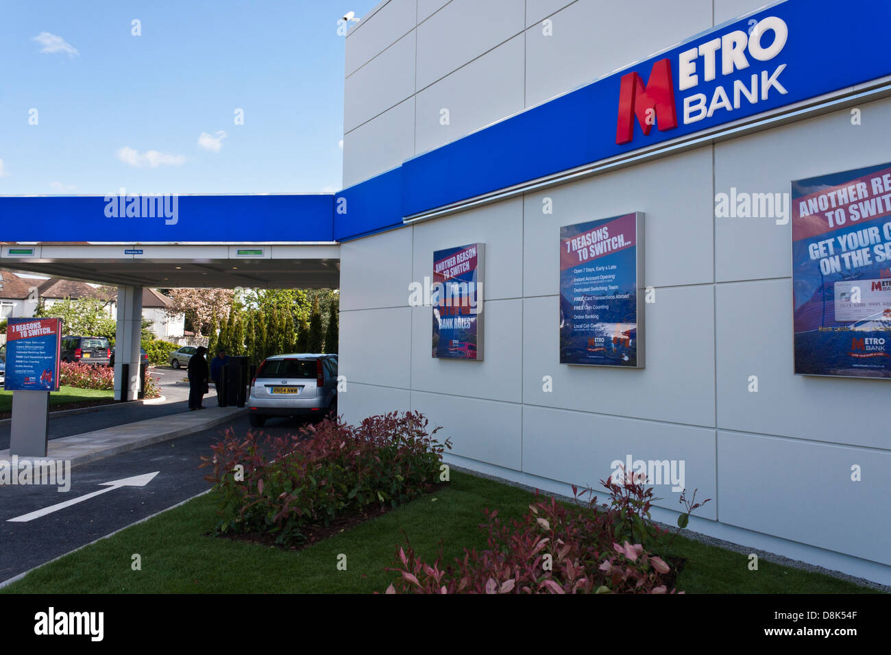 Metro bank's 18th branch in Slough, Berkshire, England becomes the UK's ...