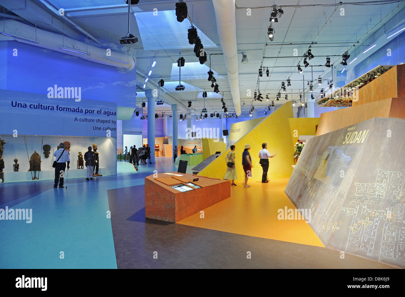 African pavilion hi-res stock photography and images - Alamy