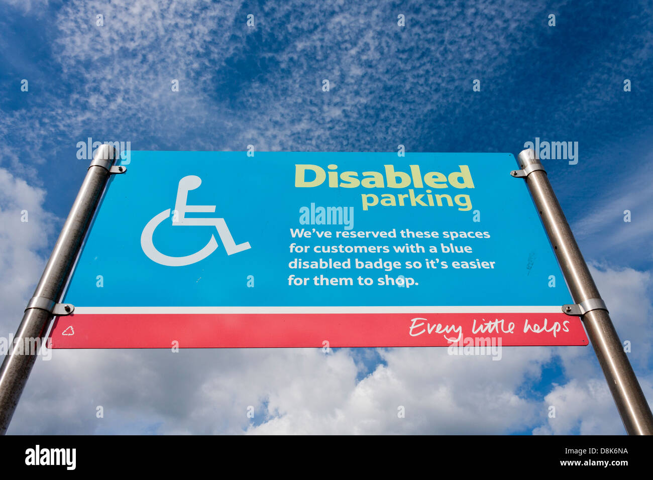 Disabled bay sign hi-res stock photography and images - Alamy