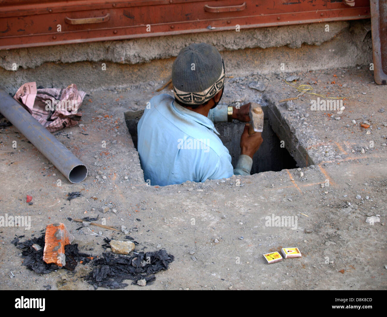 Fix construction hi-res stock photography and images - Alamy